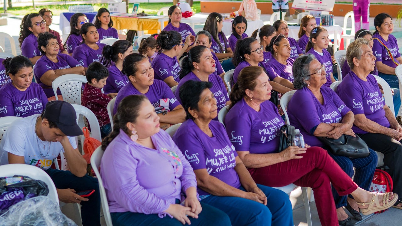 Ella es Esmeralda, el programa de la Fundación Avon y She Is que ...